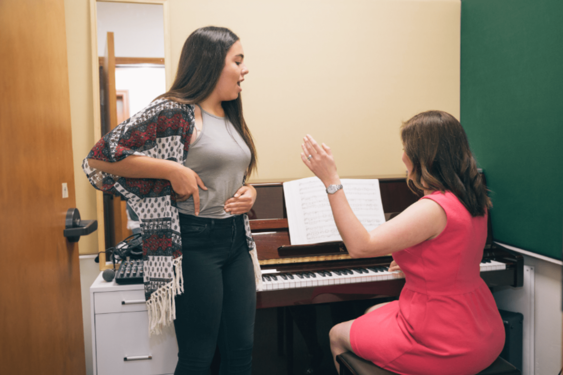 Do Singing Lessons Work? Short Answer: Yes!